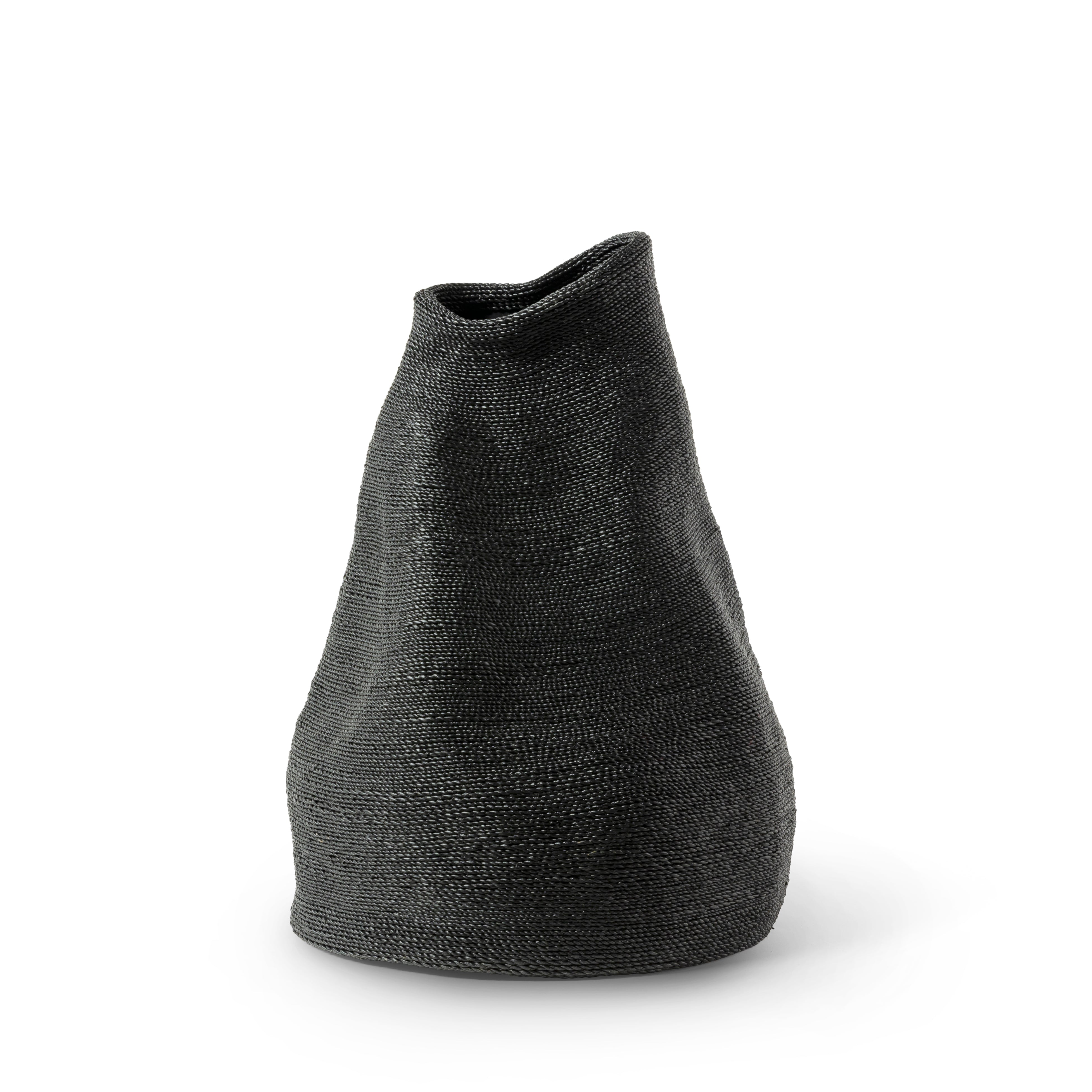 Jaden Urn Tall Black – Boyd Blue