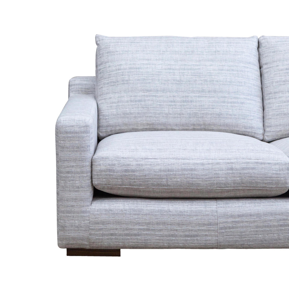 Duke Sofa – Boyd Blue